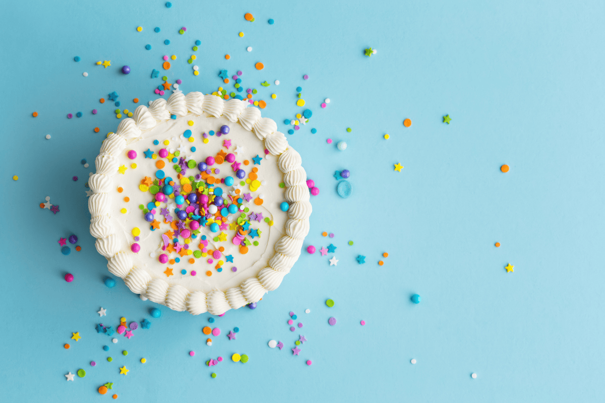 Best Sprinkles for Cake Decorating: Your Complete Guide to Colours ...